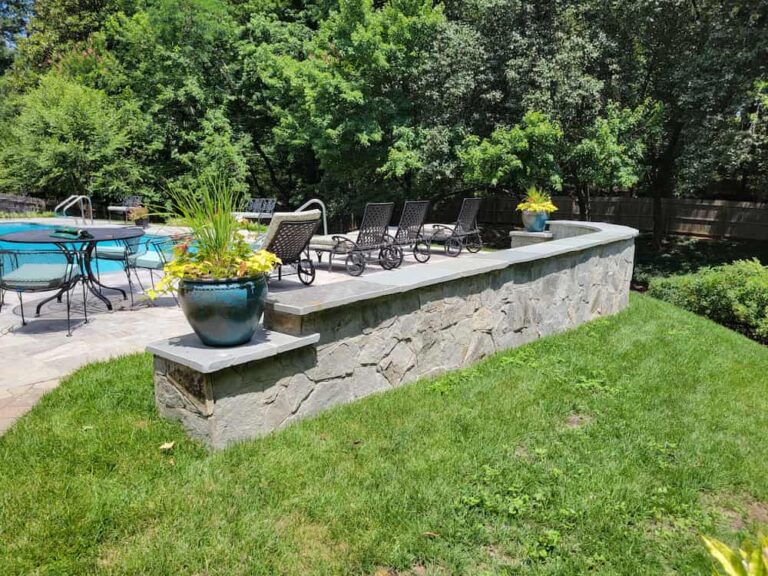 Vinyl Fence Contractor - E and C Landscaping